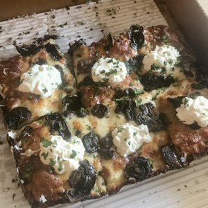 BLUE SQUARE PIZZA - 30 Photos & 37 Reviews - 30 Main St, Hopkinton ...