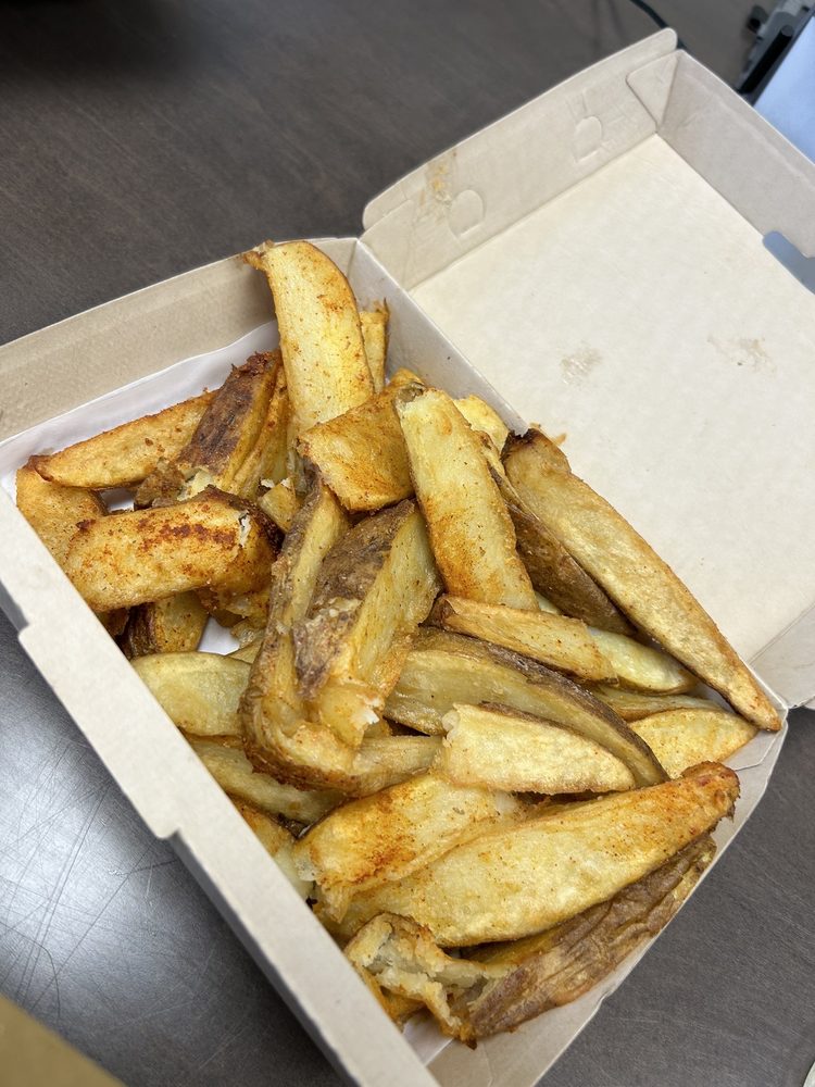 CWISPY CHKN - Updated 05/2025 - 23 Photos & 13 Reviews - 72 Magee Ave ...