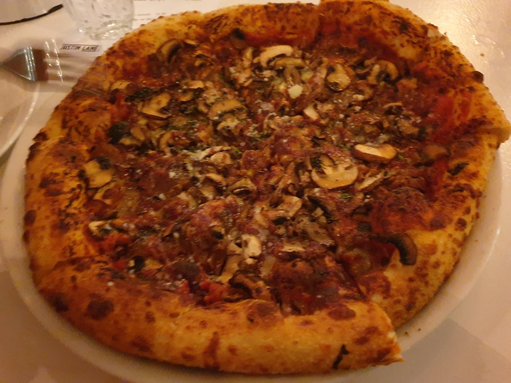 JUSTIN LANE PIZZERIA & BAR - 29 Photos & 19 Reviews - Pizza - 1710 Gold ...