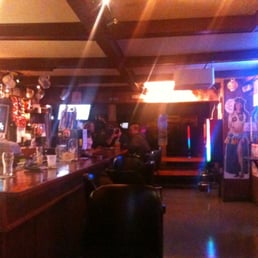 INN BETWEEN - Updated July 2025 - 39 Photos & 65 Reviews - 1522 Beckman ...