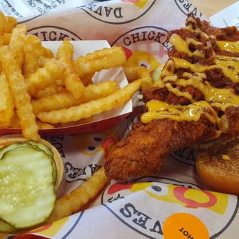 DAVE’S HOT CHICKEN - Updated January 2026 - 92 Photos & 49 Reviews - 17304 Chesterfield Airport ...