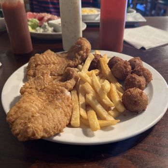 THE CROOKED BASS GRILL AND TAVERN - Updated October 2025 - 86 Photos ...