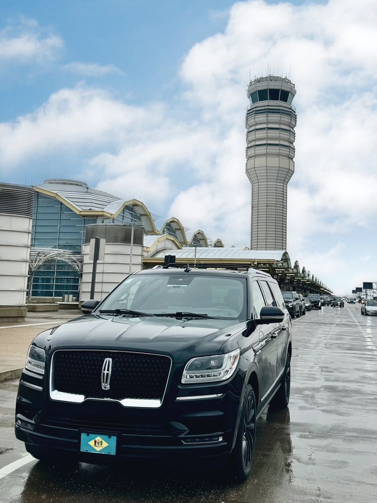 BLUE HEN LIMOUSINE - Updated December 2025 - 14 Photos - 24A Trolley ...