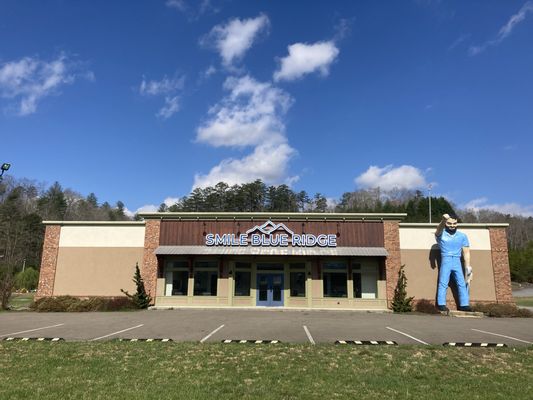 SMILE BLUE RIDGE - Updated December 2025 - 18 Photos - 47 Dunbarton ...
