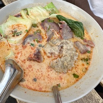 MEE SEN THAI EATERY - 555 Photos & 529 Reviews - 3924 N Mississippi Ave ...