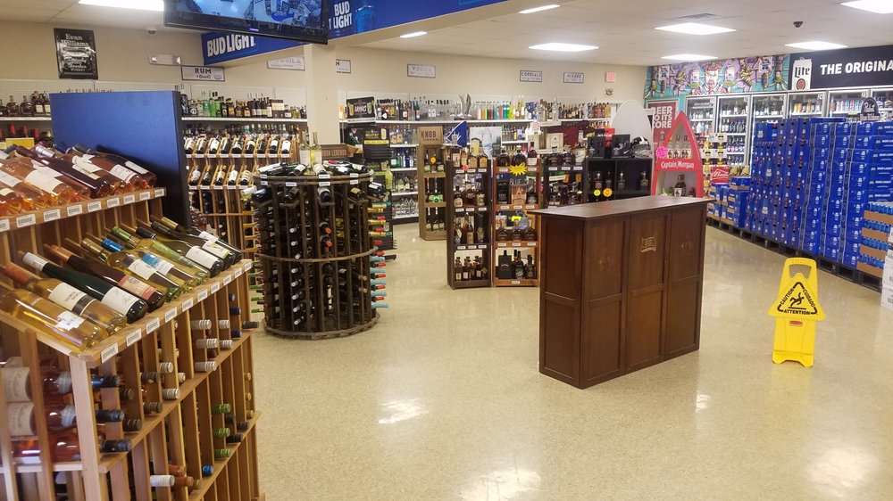 LIQUOR LOCKER - Updated December 2025 - 4001 E Morgan Ave, Evansville ...