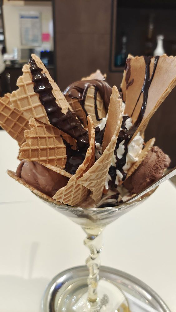 EISCAFE CLAUDIO - Updated June 2025 - 28 Photos & 36 Reviews ...