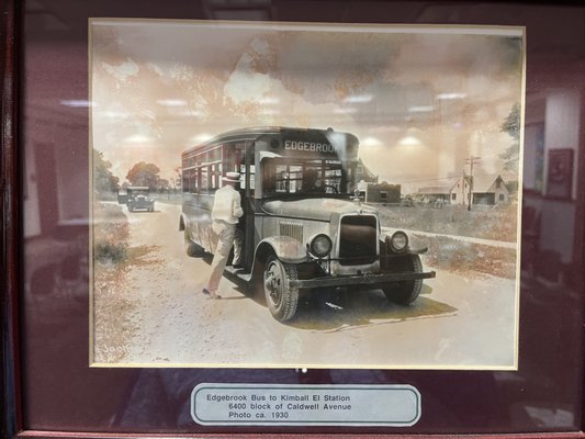 CHICAGO PUBLIC LIBRARY - EDGEBROOK - Updated October 2025 - 32 Photos ...