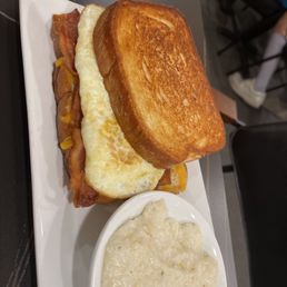 TOASTED - Updated July 2025 - 41 Photos & 53 Reviews - 5727 Moon Rd ...