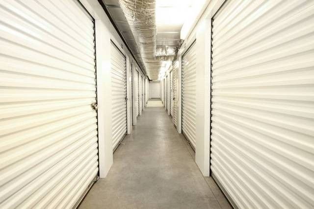 SECURCARE SELF STORAGE - Updated April 2025 - 15 Photos - 2015 Sherron ...