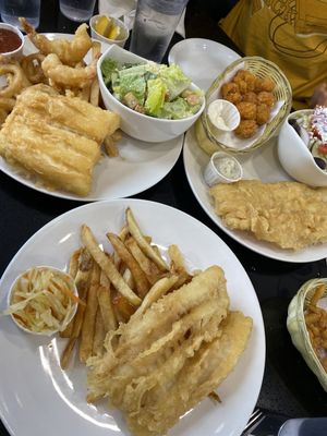 HALIBUT HOUSE - Updated August 2025 - 14 Photos - 1144 Terry Fox Drive ...