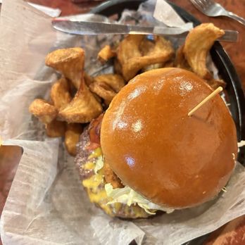 THE SIDE RAIL - Updated December 2025 - 29 Photos & 54 Reviews - 17 E ...