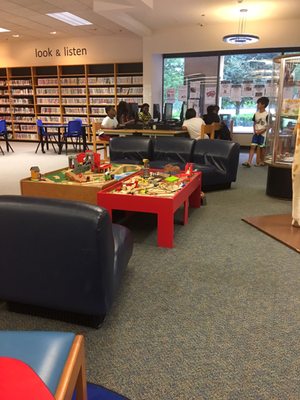 GROTON PUBLIC LIBRARY - Updated October 2025 - 21 Photos - 52 Newtown ...