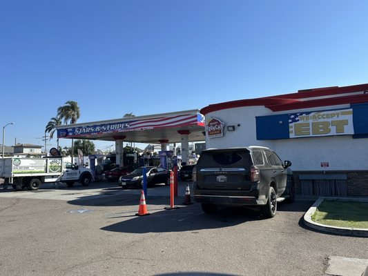 STARS & STRIPES GAS - Updated December 2025 - 14 Photos - 10 Osborn St ...