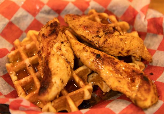 CLUCKERS - VERSAILLES - Updated October 2025 - 13 Photos & 26 Reviews ...