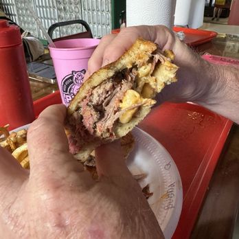 THE PIG OUT INN BARBEQUE - Updated December 2025 - 175 Photos & 237 ...