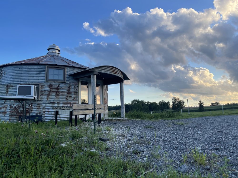 THE ROUNDHOUSE FARM STAND - Updated December 2025 - 19 Photos - 998 E ...