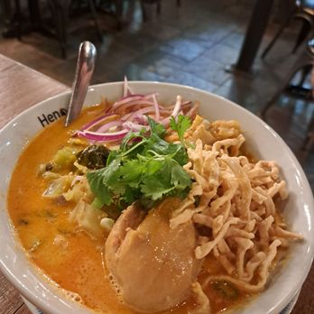 HENG THAI AND ROTISSERIE - 430 Photos & 240 Reviews - 165 Angell St ...