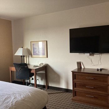 EXPRESSWAY SUITES - Updated December 2025 - 42 Photos & 20 Reviews ...