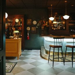 THE RUMPLED QUEEN - Updated October 2025 - 21 Photos & 13 Reviews - 387 ...