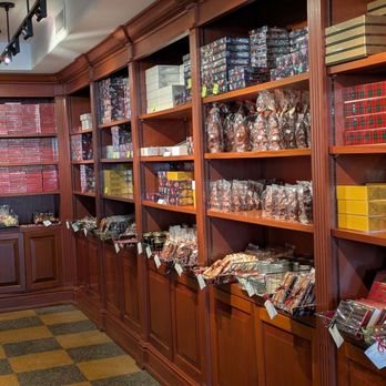 COMMODORE CHOCOLATIER - Updated December 2025 - 26 Photos & 46 Reviews ...