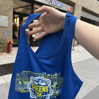 NYRR RUNCENTER FEATURING THE NEW BALANCE RUN HUB - Updated December ...