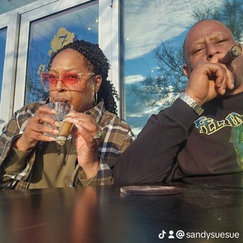 CHOCOLATE CITY EL SEPTIMO CIGAR LOUNGE - Updated June 2024 - 33 Photos ...