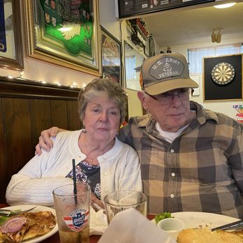 DUFFY’S TAVERN & FAMILY RESTAURANT - Updated September 2025 - 98 Photos ...