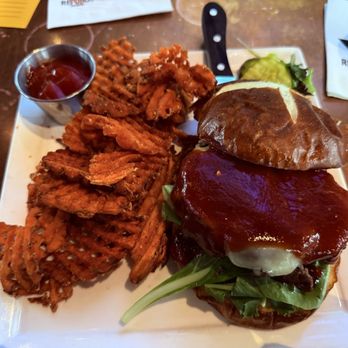 REPUBLIC GASTROPUB - Updated November 2025 - 483 Photos & 506 Reviews ...