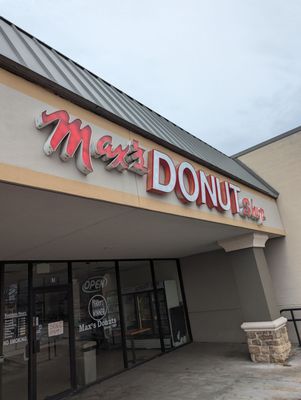 MAX’S DONUT SHOP - Updated December 2025 - 190 Photos & 354 Reviews ...