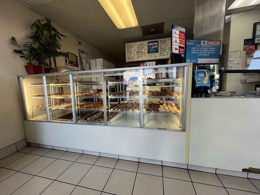 MANNA DONUTS - Updated October 2025 - 23 Reviews - 7955 Webster St ...