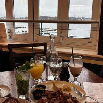 MISSION BOATHOUSE - Updated June 2024 - 129 Photos & 111 Reviews - 1 ...