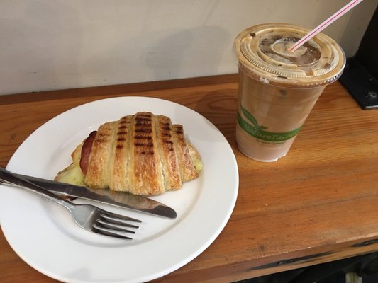 GOOD MORNING, VICTORIA! - Updated August 2024 - 730 Fort St, Victoria ...