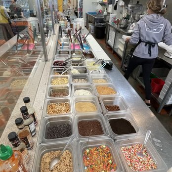 DESERT DONUTS - Updated March 2025 - 411 Photos & 481 Reviews - 3134 W ...