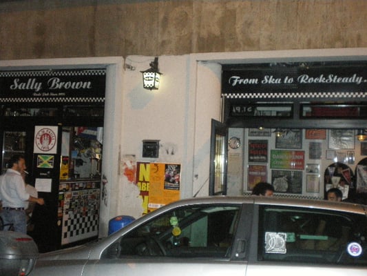 SALLY BROWN RUDE PUB - Updated May 2025 - via degli etruschi 3a, Roma ...