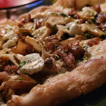 SERIOUS PIE DOWNTOWN - Updated May 2024 - 3205 Photos & 4624 Reviews ...