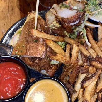 VON’S 1000 SPIRITS - Updated March 2025 - 4306 Photos & 3555 Reviews ...