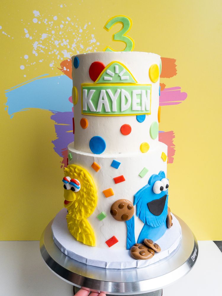 MAD BATTER CUPCAKES AND CAKES - Updated December 2025 - 37 Photos - 49 ...