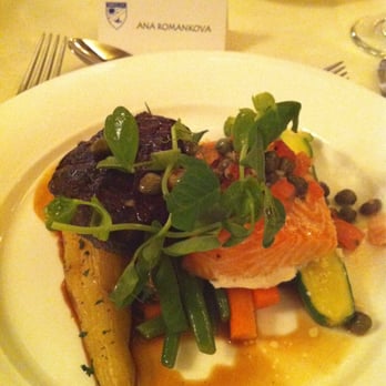 DONALDA CLUB - Updated December 2025 - 11 Photos - 12 Bushbury Drive ...