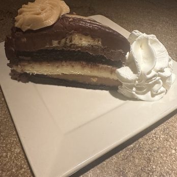 THE CHEESECAKE FACTORY - Updated September 2024 - 1065 Photos & 734 ...