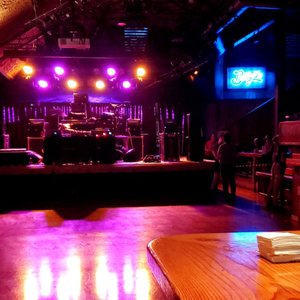 BELLY UP TAVERN - 747 Photos & 810 Reviews - 143 S Cedros Ave, Solana Beach, California - Bars ...