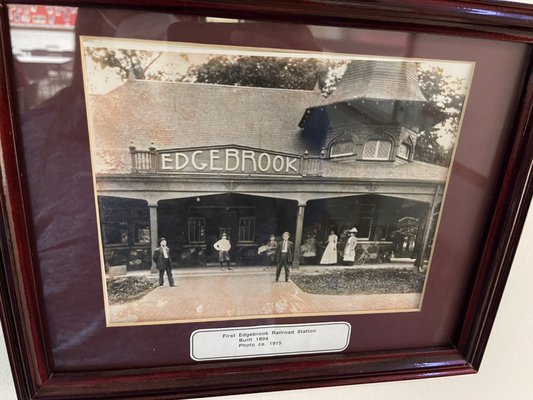 CHICAGO PUBLIC LIBRARY - EDGEBROOK - Updated October 2025 - 32 Photos ...