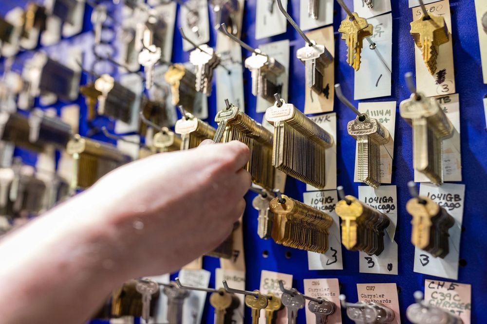 KEYHOLE LOCKSMITH - Updated October 2025 - 28 Photos & 51 Reviews - 315 ...