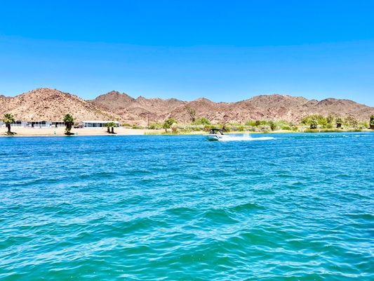 ROADRUNNER RESORT FLOATING DOCK BAR - Updated June 2024 - 23 Photos ...