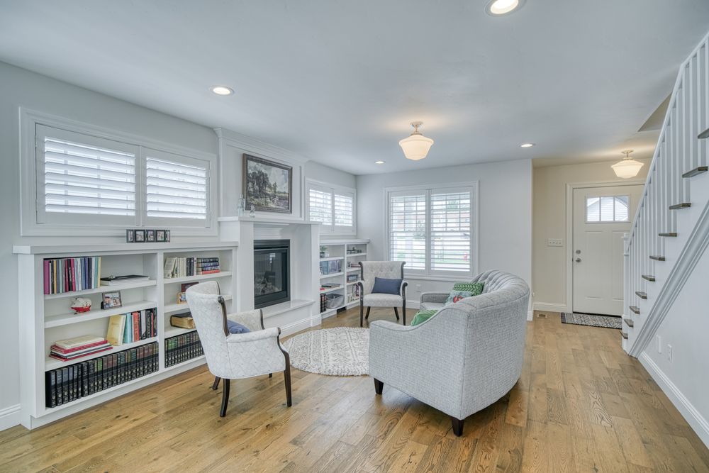 SION REAL ESTATE - Updated August 2025 - 43 Photos - 945 E Lincoln Rd ...