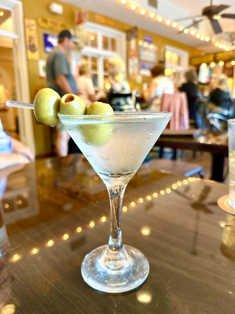 MOOSE & GOOSE LOUNGE - Updated August 2025 - 11 Photos - 2771 Memorial ...