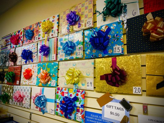 POSTAL EXPRESS & GIFTS - 18 Photos & 24 Reviews - 1099 E Champlain Dr ...