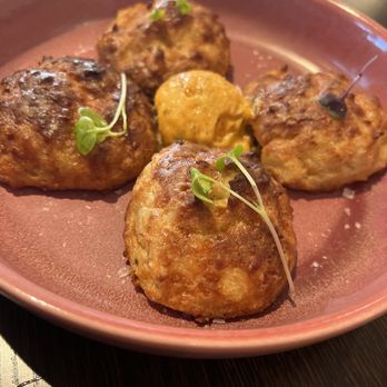 THE CARLIN - Updated July 2024 - 137 Photos & 61 Reviews - 200 N Main ...