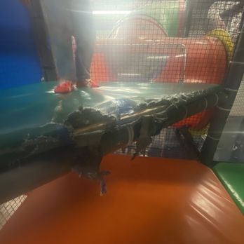 DIZZY CASTLE - Updated October 2025 - 71 Photos & 140 Reviews - 11606 ...