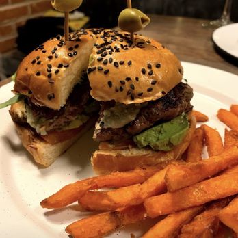 MU. BURGERHOUSE - Updated December 2024 - 150 Photos & 71 Reviews - 40 ...